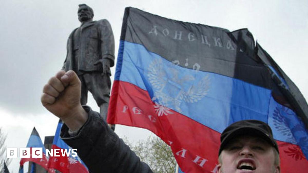 Ukraine crisis: What do the flags mean? - BBC News