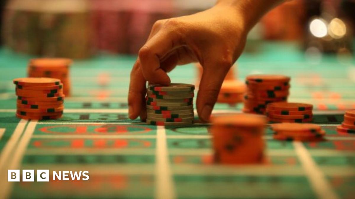 Las Vegas gambler sues after losing $500,000 'while drunk' - BBC News