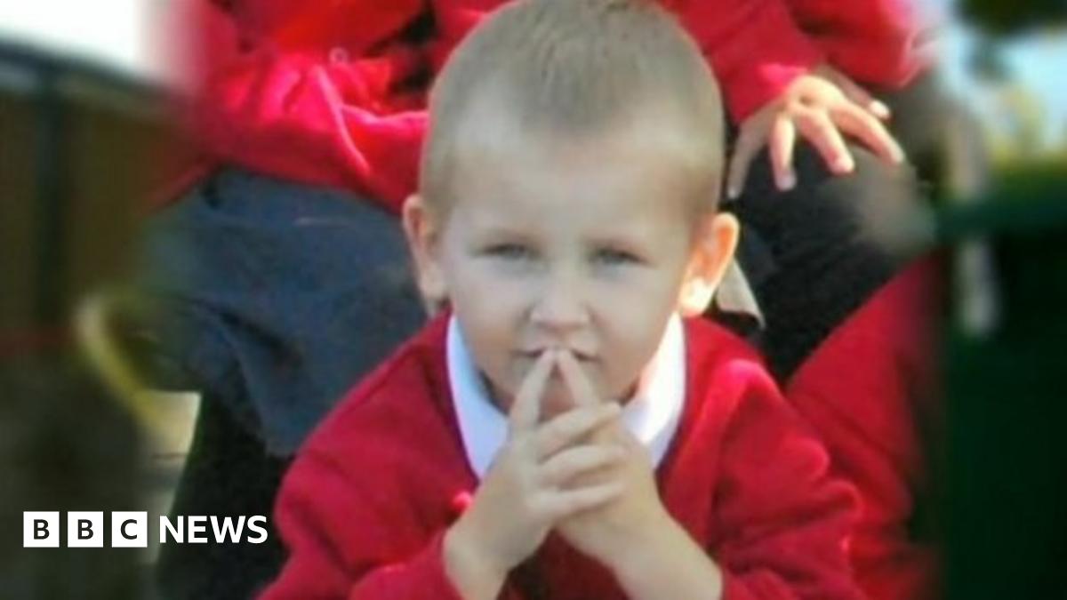 Daniel Pelka council 'needs more staff' as cases rise - BBC News