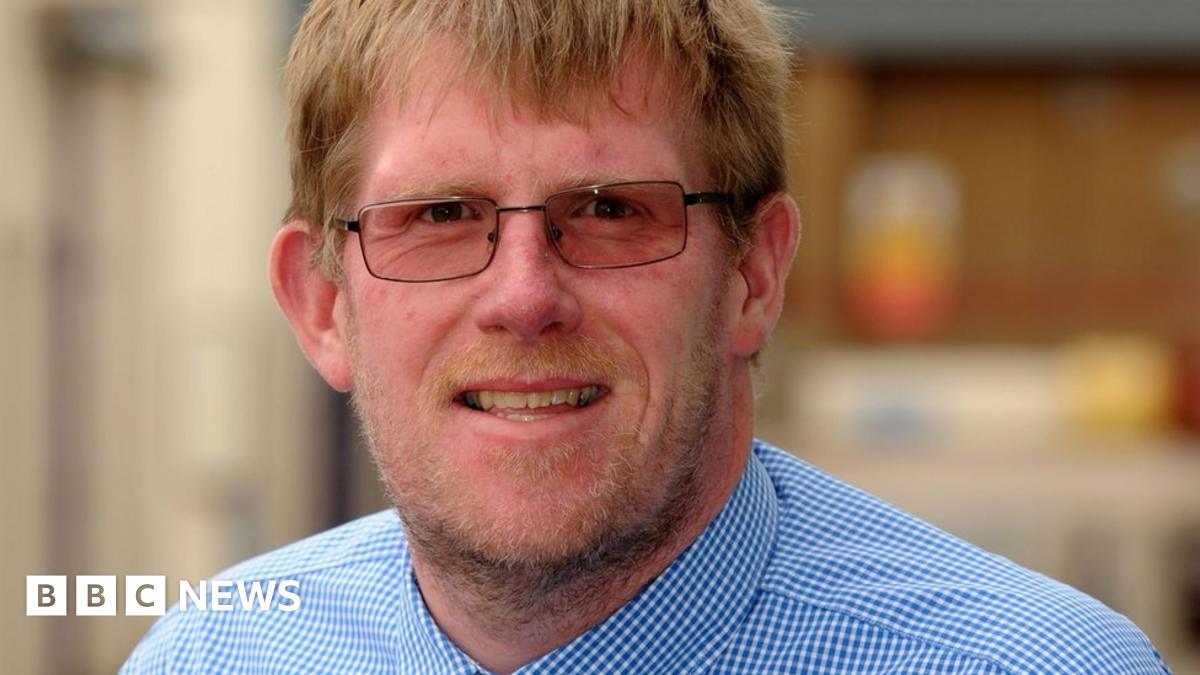 Press and Journal farming editor Joe Watson dies - BBC News