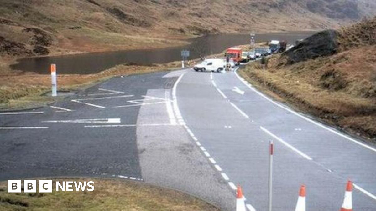 A83 diversion road closes again overnight - BBC News