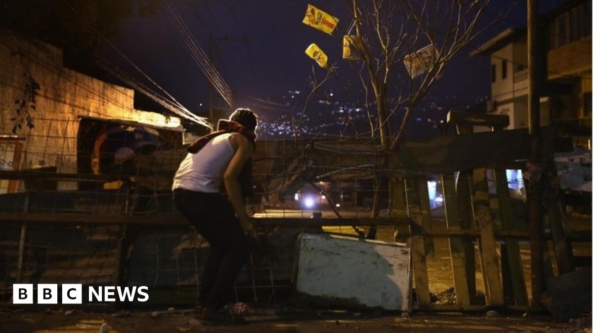 Venezuelan student leader shot dead at protest - BBC News