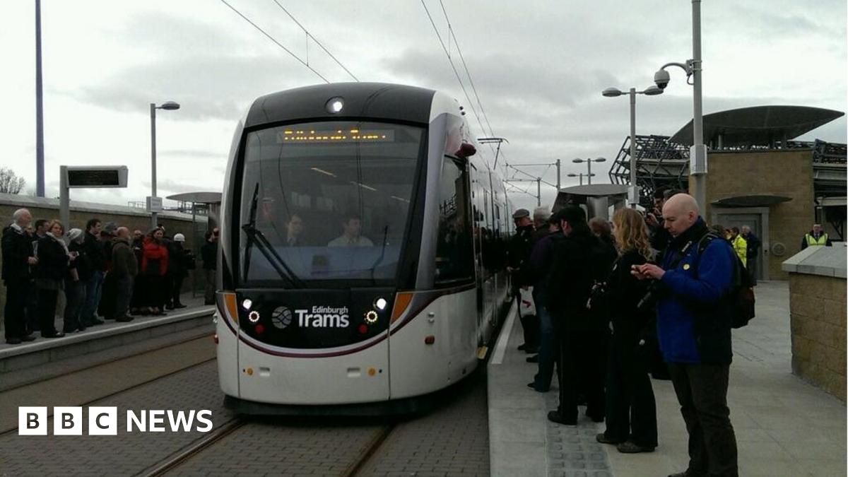 Volunteer passengers get on board for Edinburgh tram tests - BBC News
