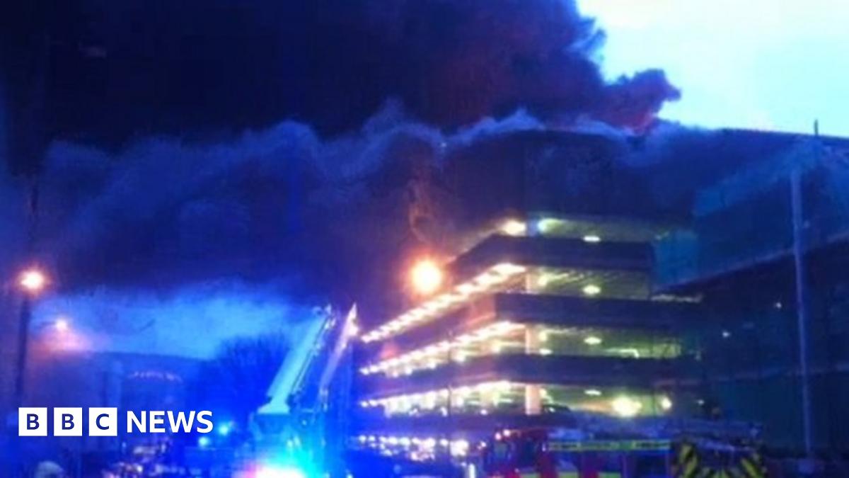 Derby fire: Firefighters tackle Assembly Rooms car park blaze - BBC News