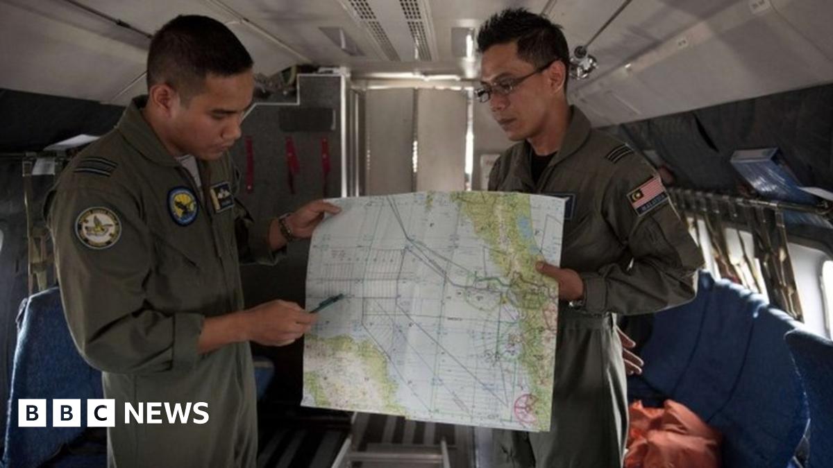 Malaysia plane: Flight MH370 search enters second week - BBC News