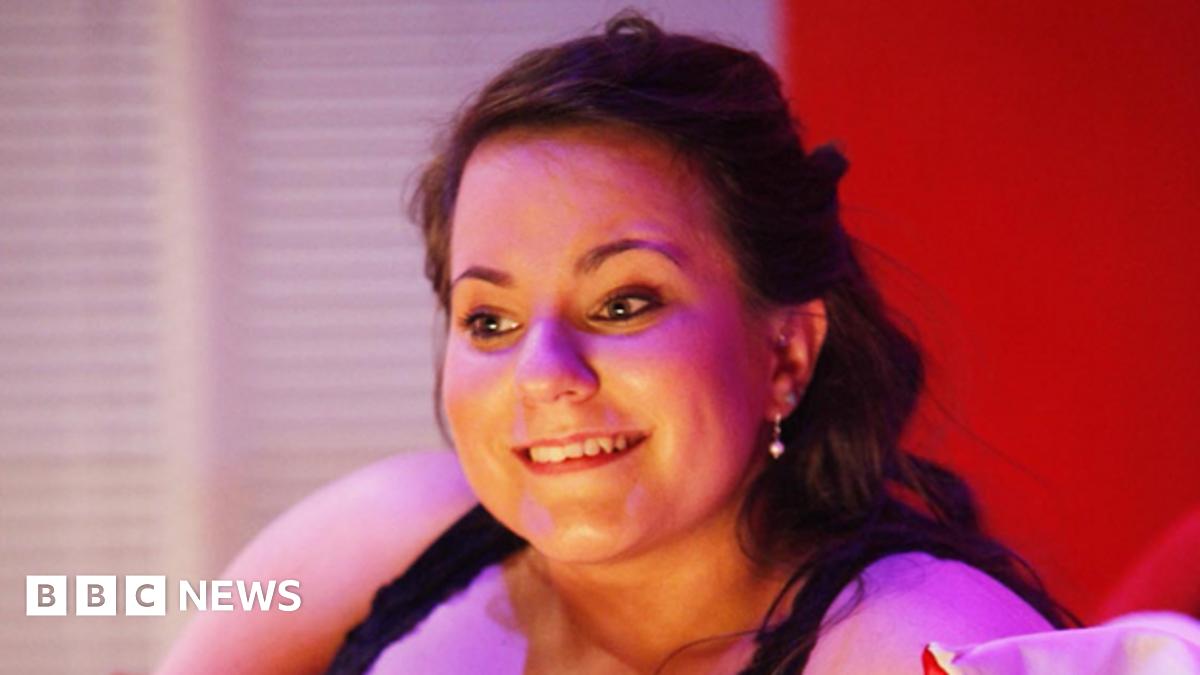 Amy Conachan: Starring in a disability sex comedy - BBC News