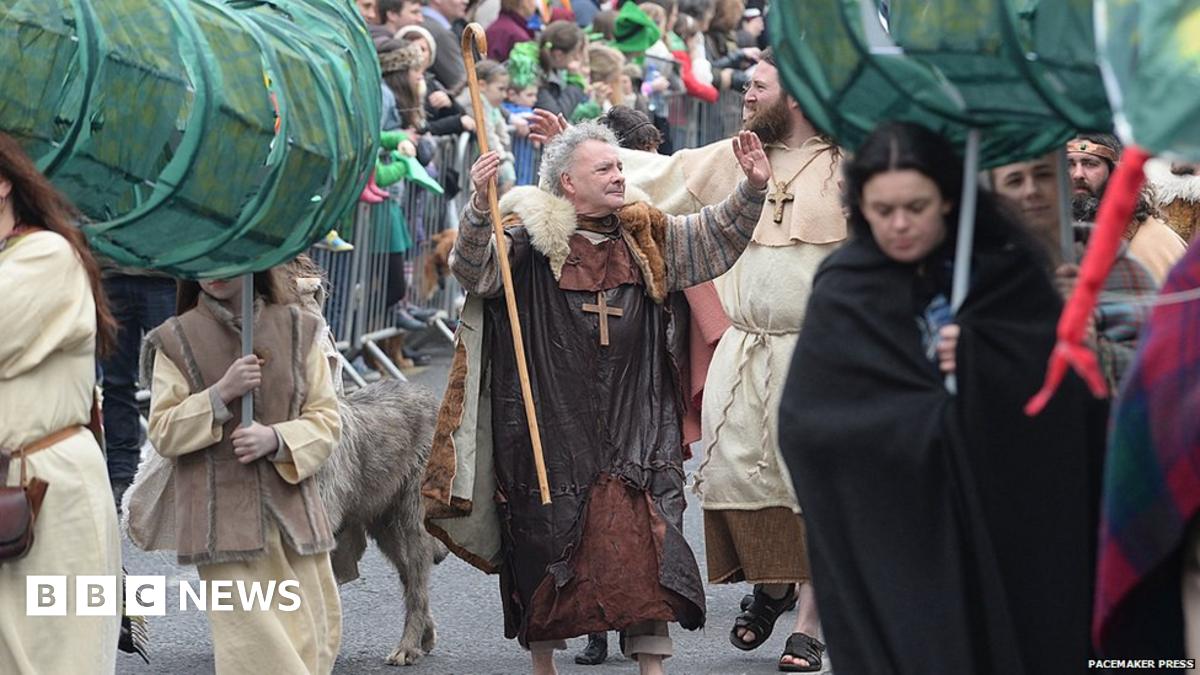 St Patrick's Day celebrated across Ireland - BBC News