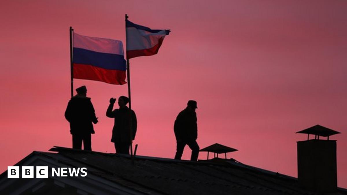 Russia's Vladimir Putin recognises Crimea as nation - BBC News