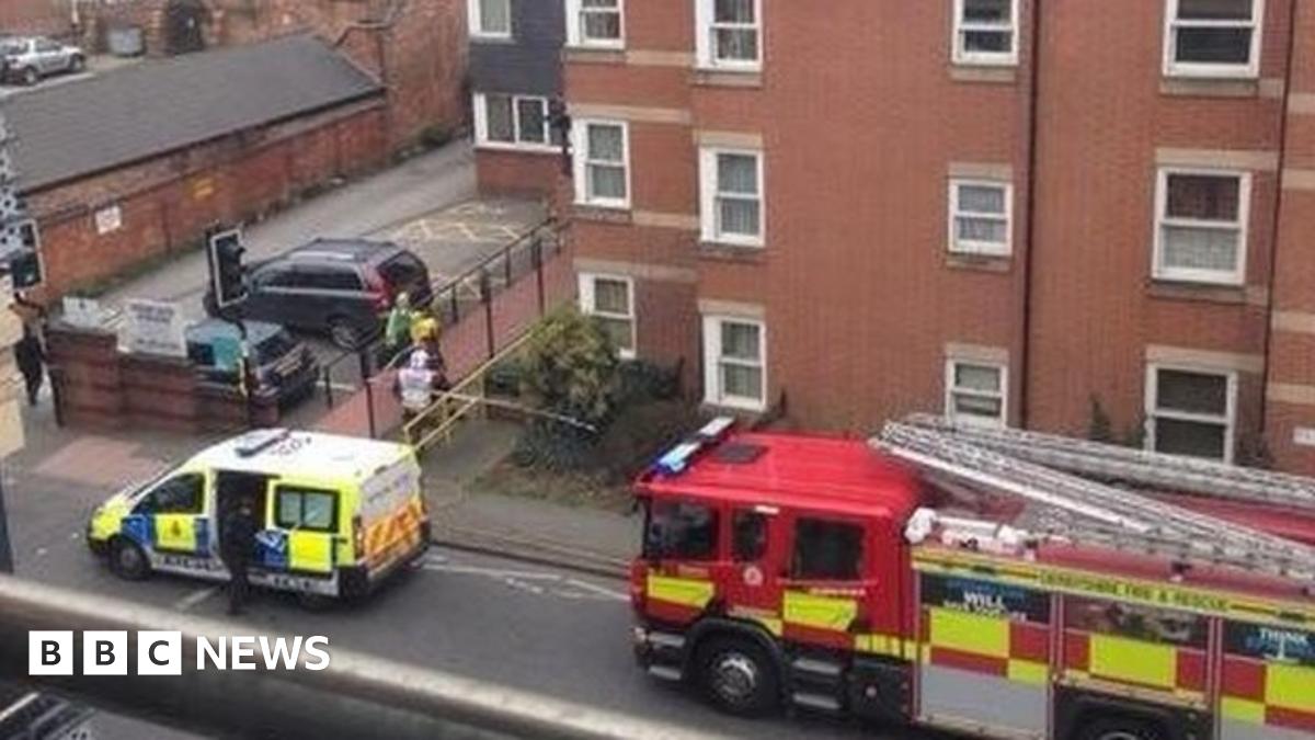 Explosion in Derby leads to road closure - BBC News