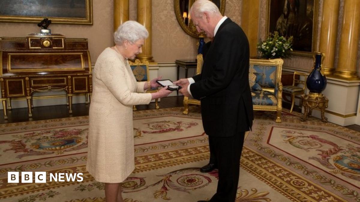 'Billy Elliot' inspiration Sir Thomas Allen receives royal honour - BBC ...