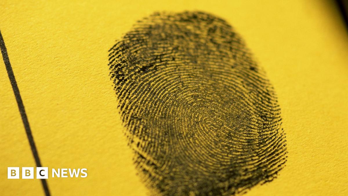 Fingerprints give police new clues for solving crime - BBC News