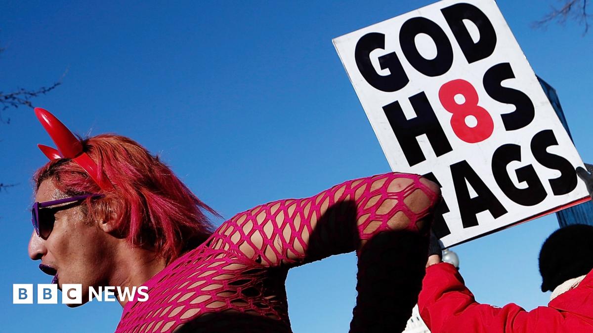 Fred Phelps: How Westboro pastor spread 'God hates fags' - BBC News