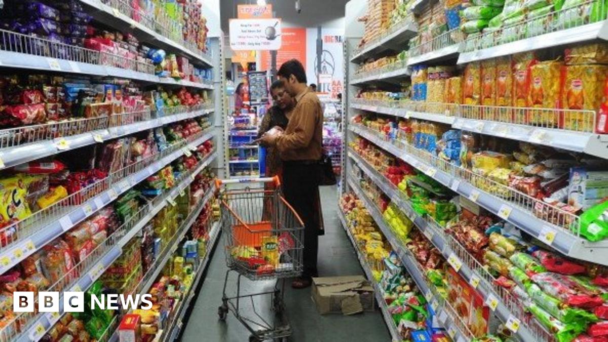 Tesco signs deal to enter India's supermarket sector - BBC News