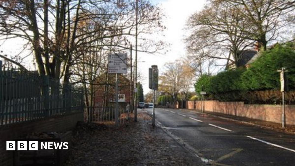 Royston school speed bumps to be removed - BBC News
