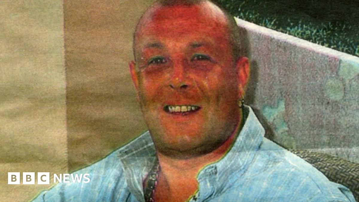 Andrew Boland murder: Sister's appeal ten years after shooting - BBC News