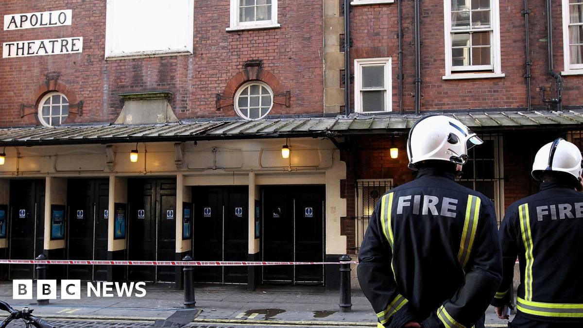 Apollo theatre collapse due to 'old' materials - BBC News