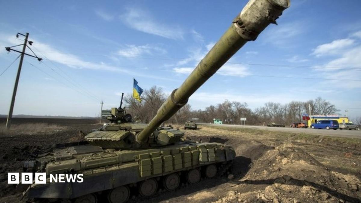 Crimea crisis: Russia and Ukraine hold first meeting - BBC News