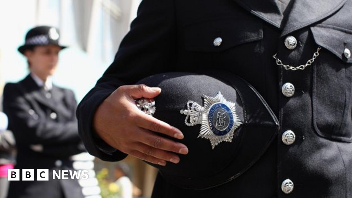 Do the public still trust the police? - BBC News