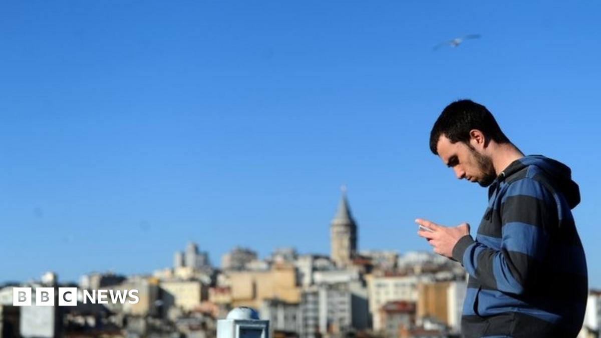 Court in Turkey moves to suspend ban on Twitter - BBC News