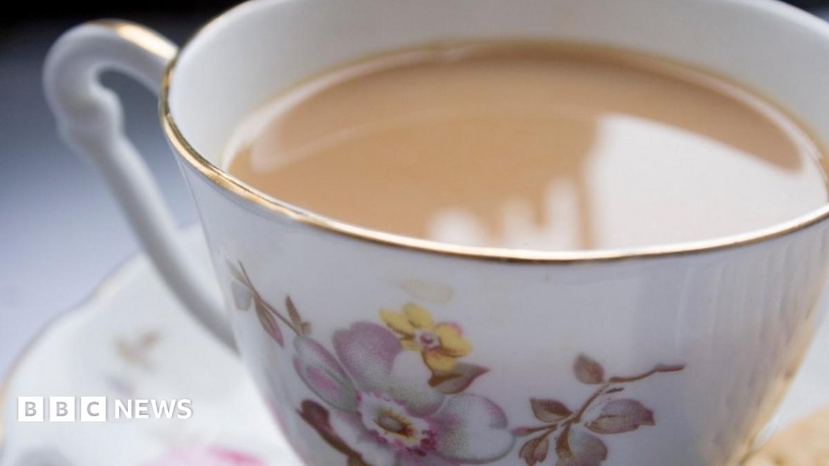 Why climate change is bad news for India tea producers - BBC News