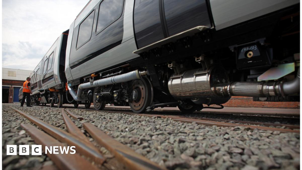 Network Rail plans £38bn investment in tracks and stations - BBC News