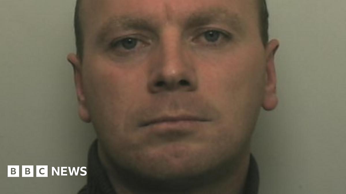 Workington arsonist Stephen Logan is jailed for five years - BBC News