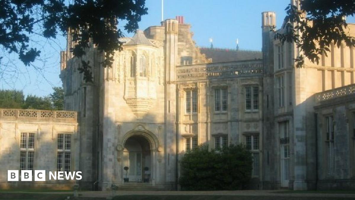 Highcliffe Castle derelict East Wing set for restoration - BBC News