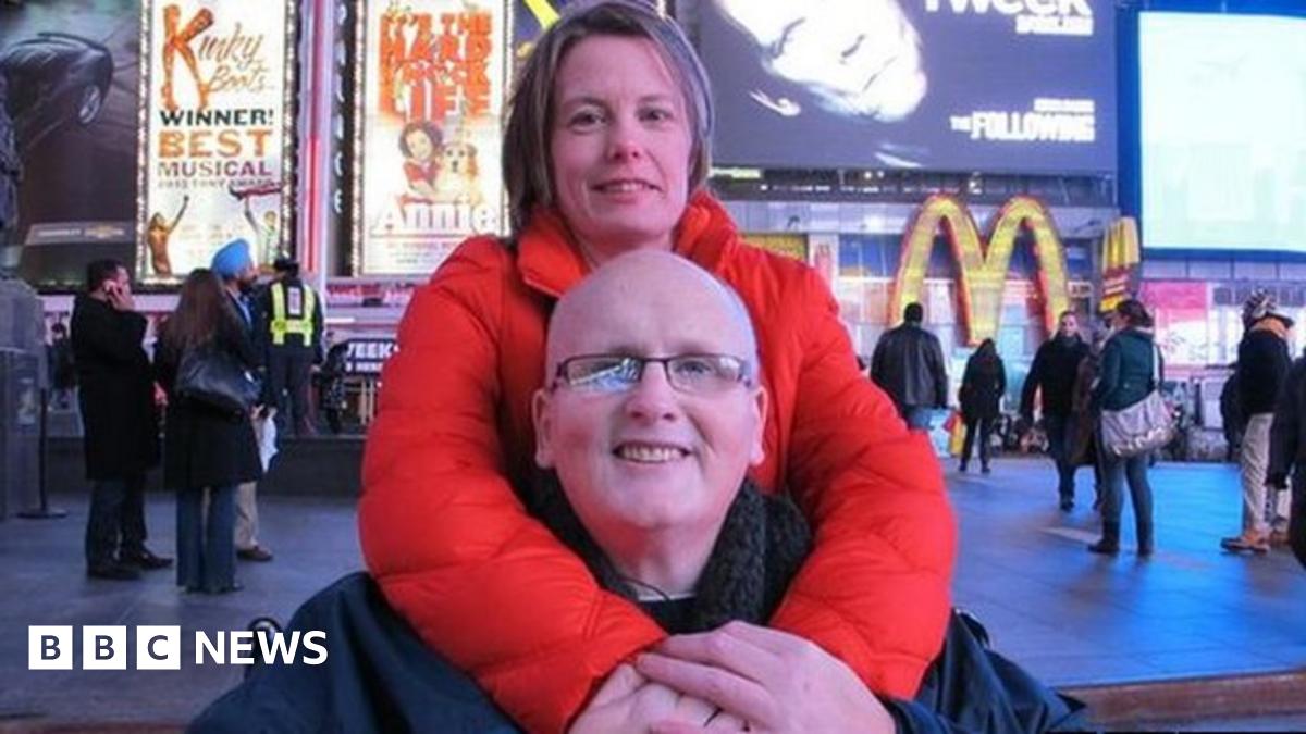 'World's fattest man' Paul Mason faces US surgery delay - BBC News