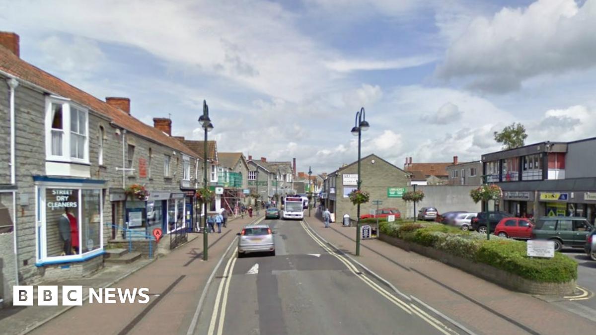 Mendip District Council hands back £500,000 to developer - BBC News