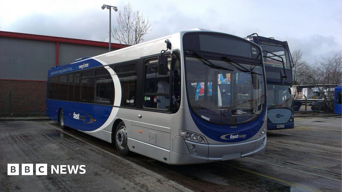'Talking buses' introduced in Crawley - BBC News