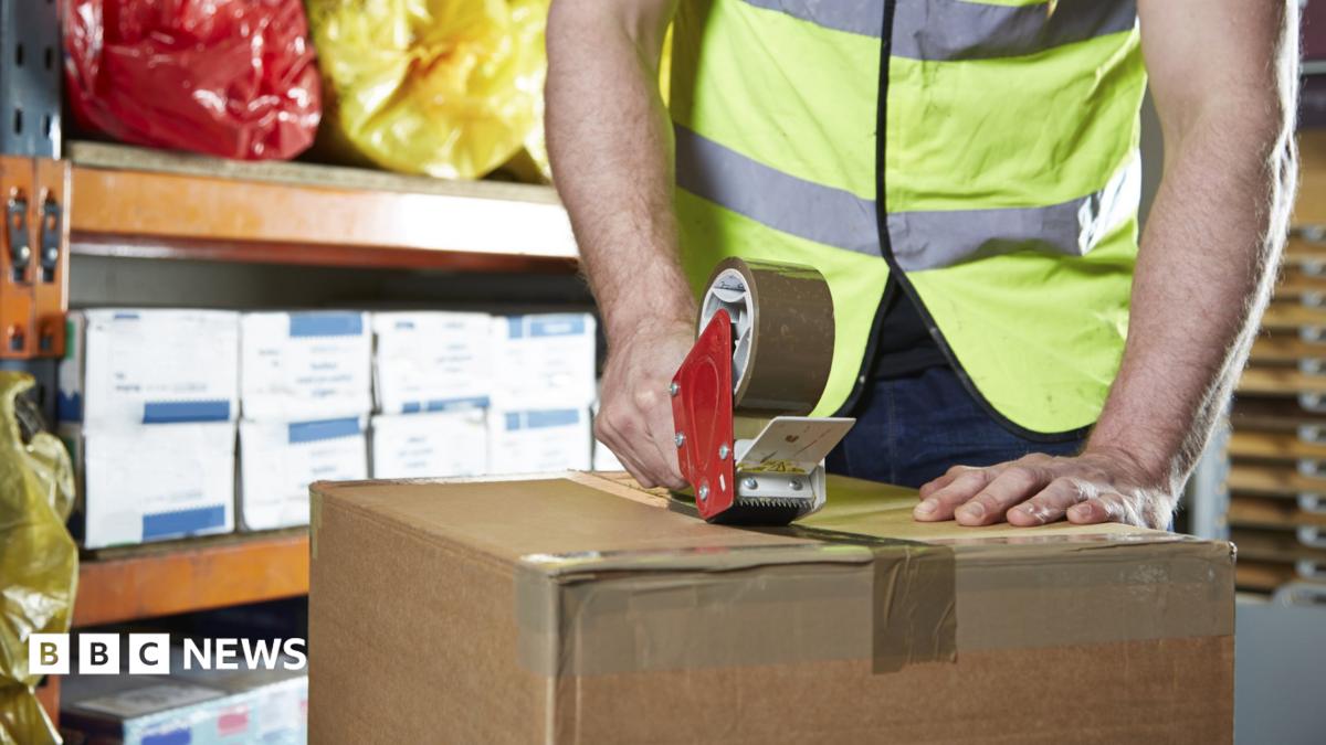High delivery charges to rural Scotland 'continues' - BBC News