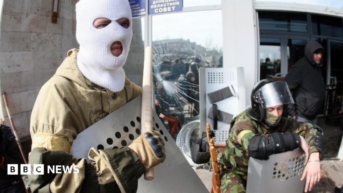 In pictures: Pro-Russians proclaim 'people's republic' - BBC News