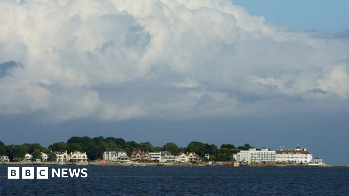 MP Robert Syms calls for end to Poole 'sex doll' parties - BBC News