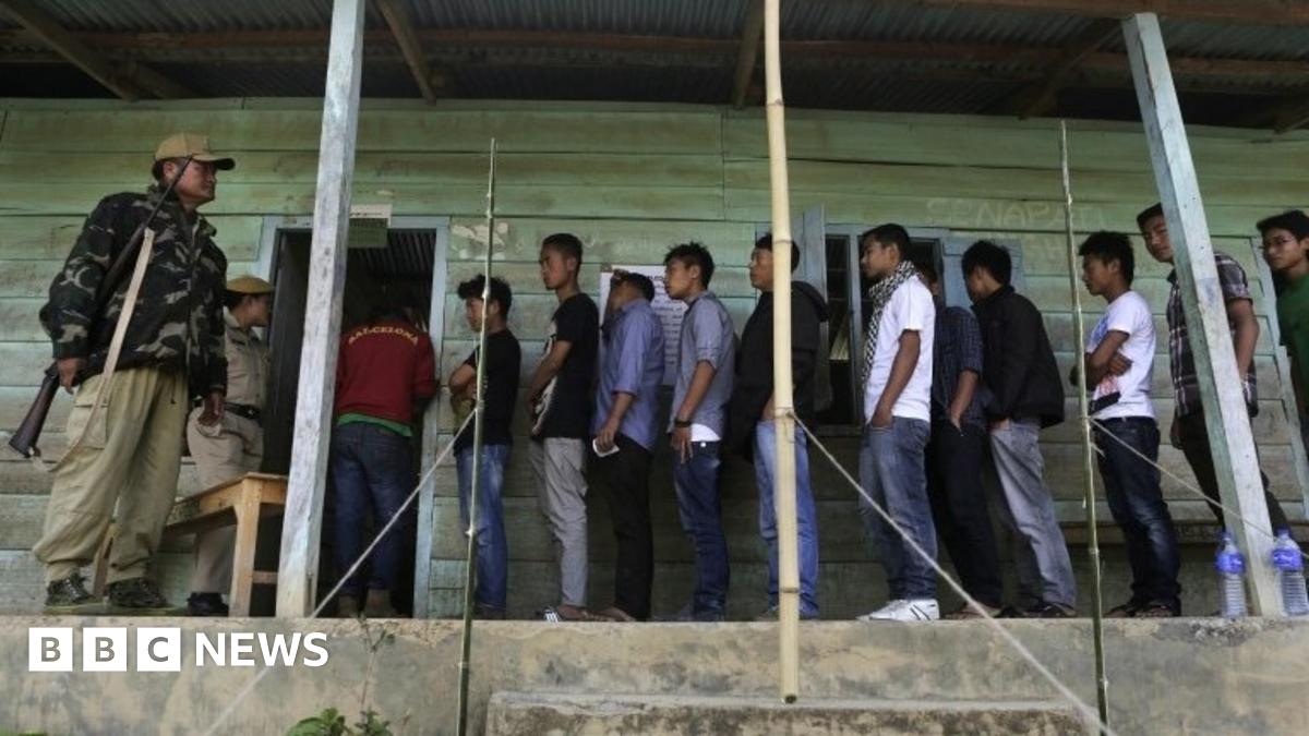 Indians vote in second phase of elections - BBC News