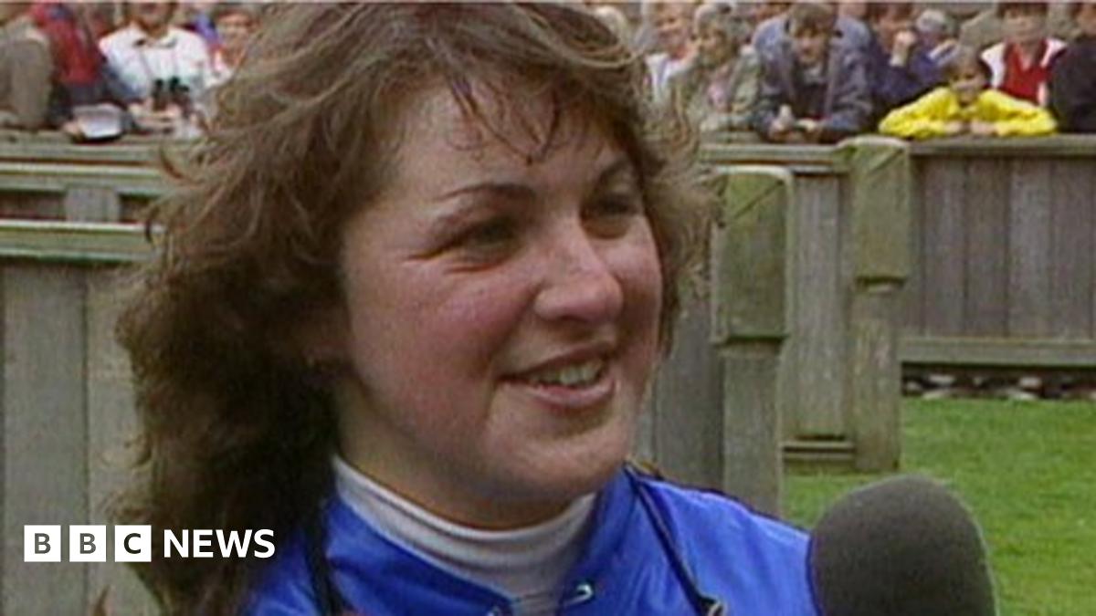 Jockey Sharron Murgatroyd's 1991 fall 'led to her death' - BBC News