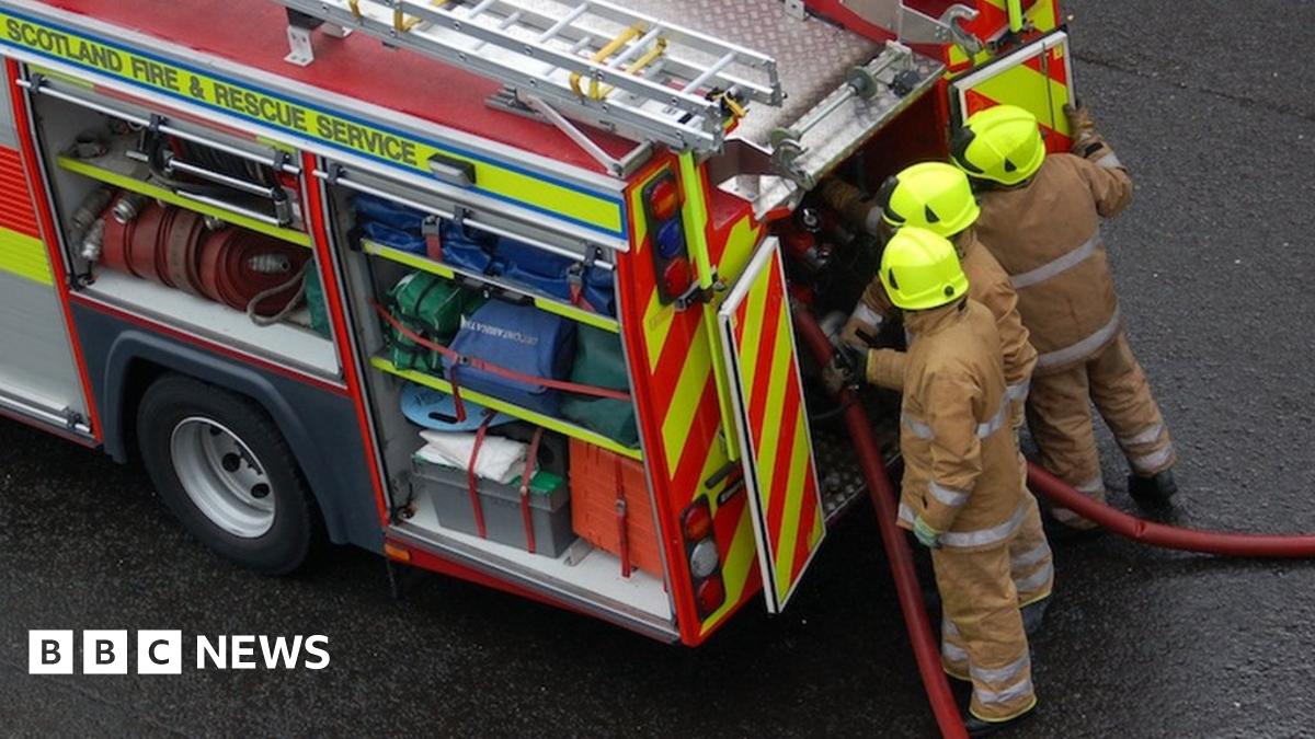 Man taken to hospital after fire in Inverness flat - BBC News