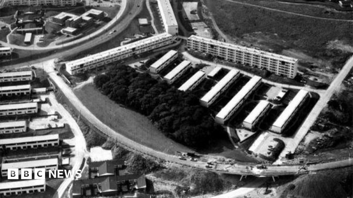 'New town' Runcorn celebrates 50th birthday - BBC News