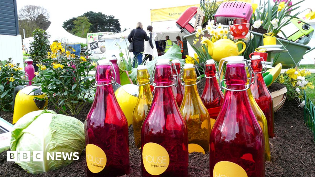 In Pictures: RHS Flower Show, Cardiff - BBC News