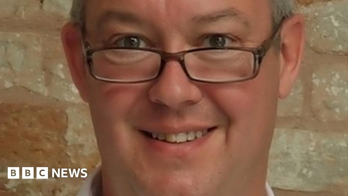 Gay canon Jeremy Pemberton was not discriminated against - BBC News