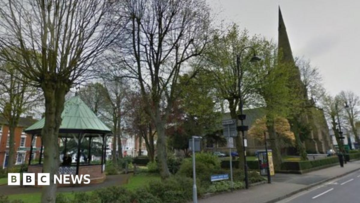 Performances to mark Redditch's 50th - BBC News