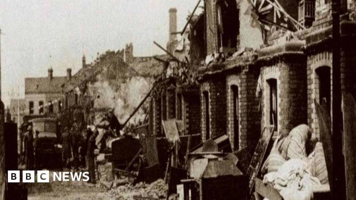 Belfast Blitz victims commemorated at NI War Memorial - BBC News