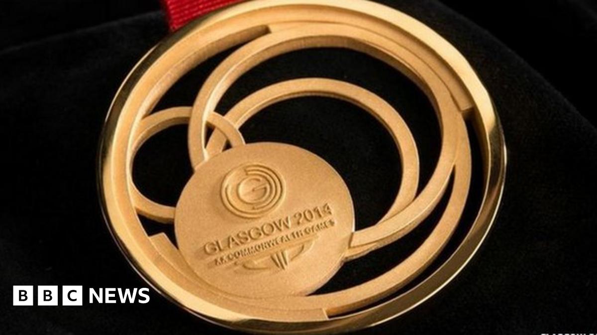 Commonwealth Games medals are unveiled on 100-day countdown - BBC News