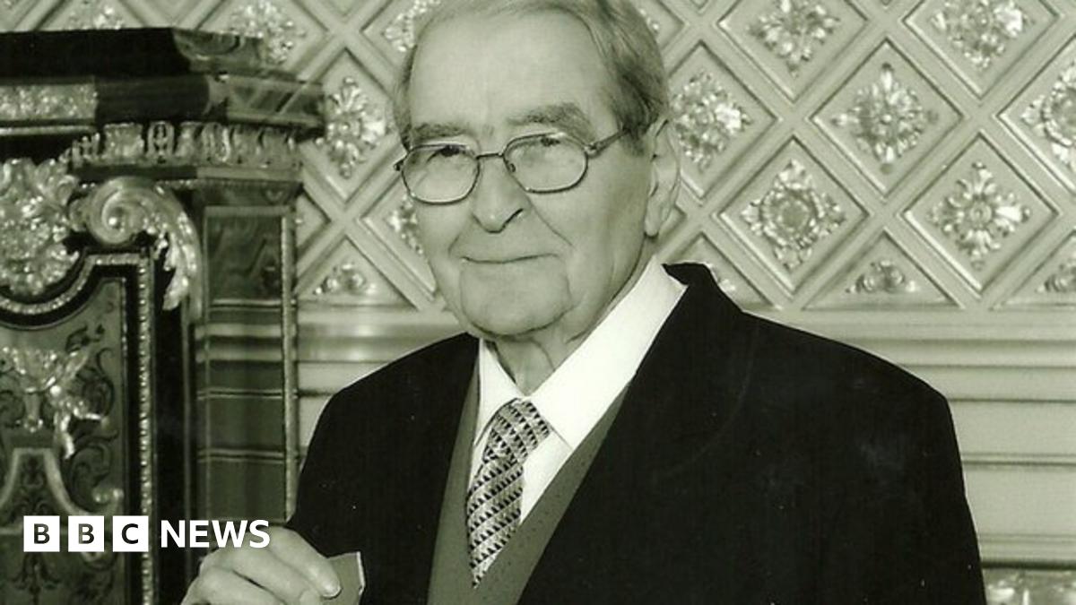 Fight for truth over father's death from surgery complications - BBC News