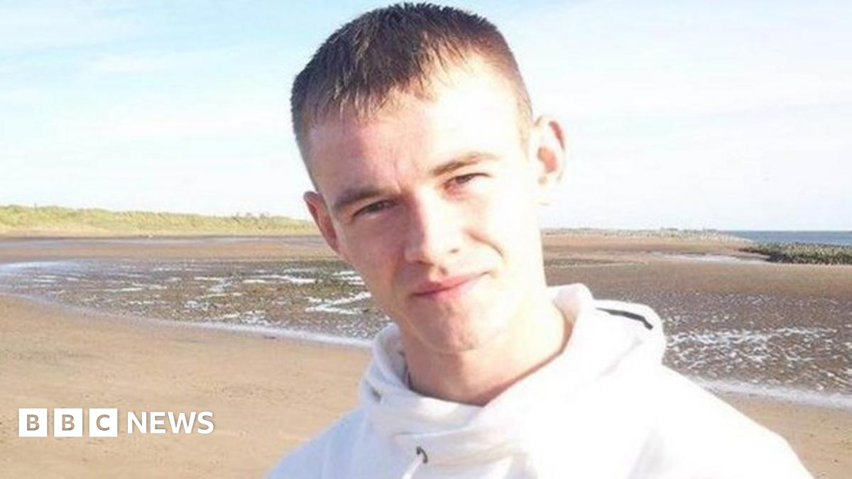 Daniel Dodsworth jailed for life for Alan Youngson murder - BBC News