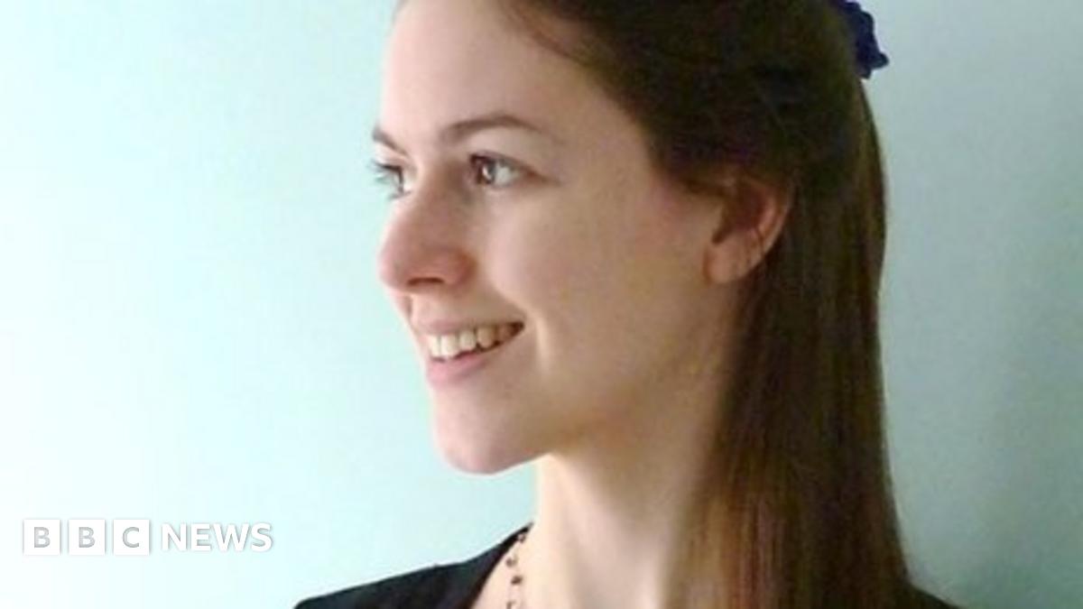 English oboist wins Barbirolli International Oboe Festival - BBC News