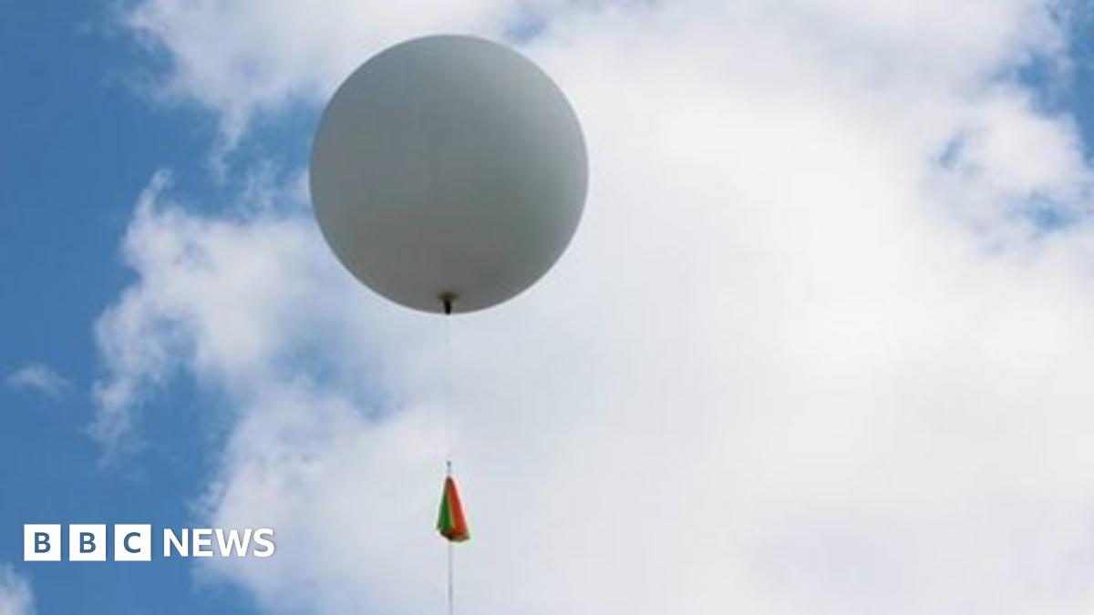 Nottingham University balloon missing in Oxfordshire - BBC News