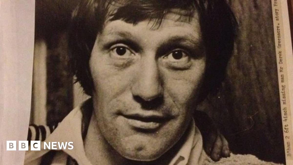 Facebook search for father missing since 70s - BBC News