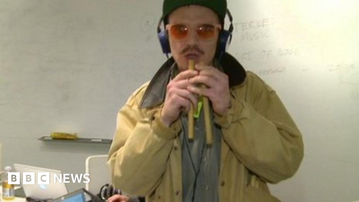 Hacking the instrument of the future in Boston - BBC News