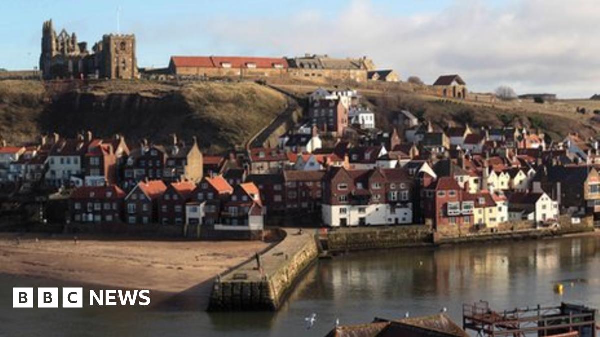 Park-and-ride scheme opens in Whitby - BBC News