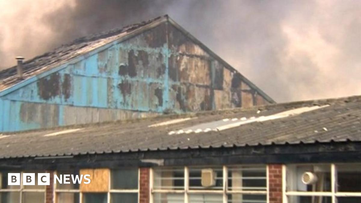 Leeds fire crews save buildings from 'certain destruction' - BBC News